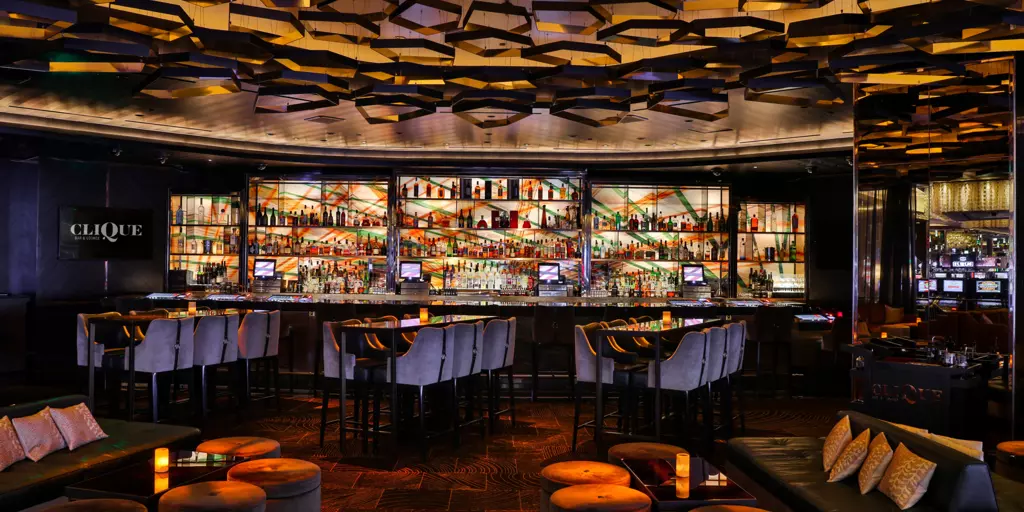 Clique Bar & Lounge