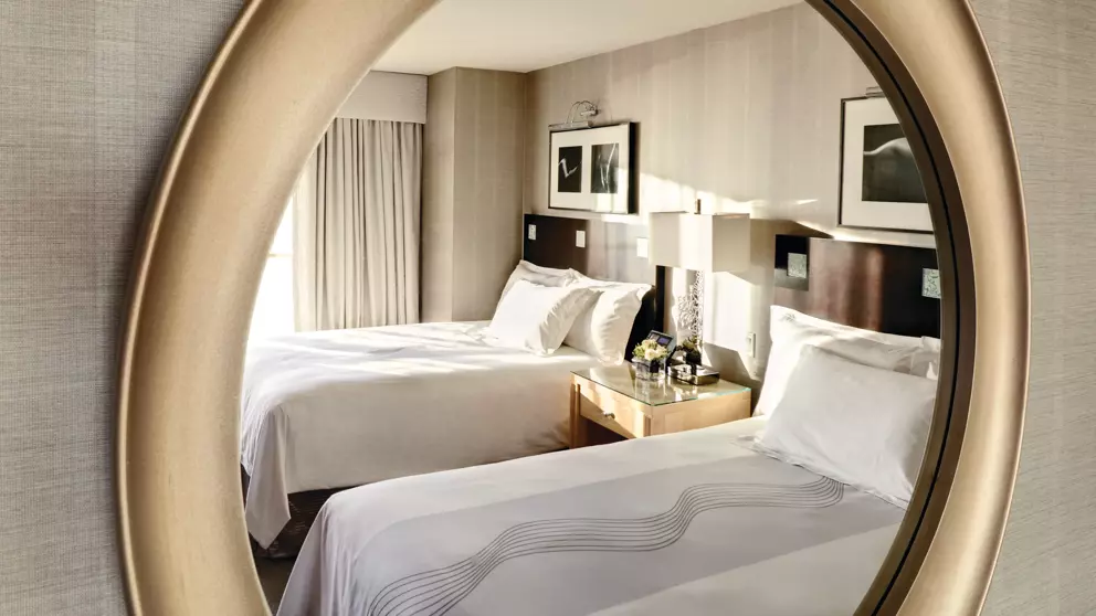 Classic Queen Smoking